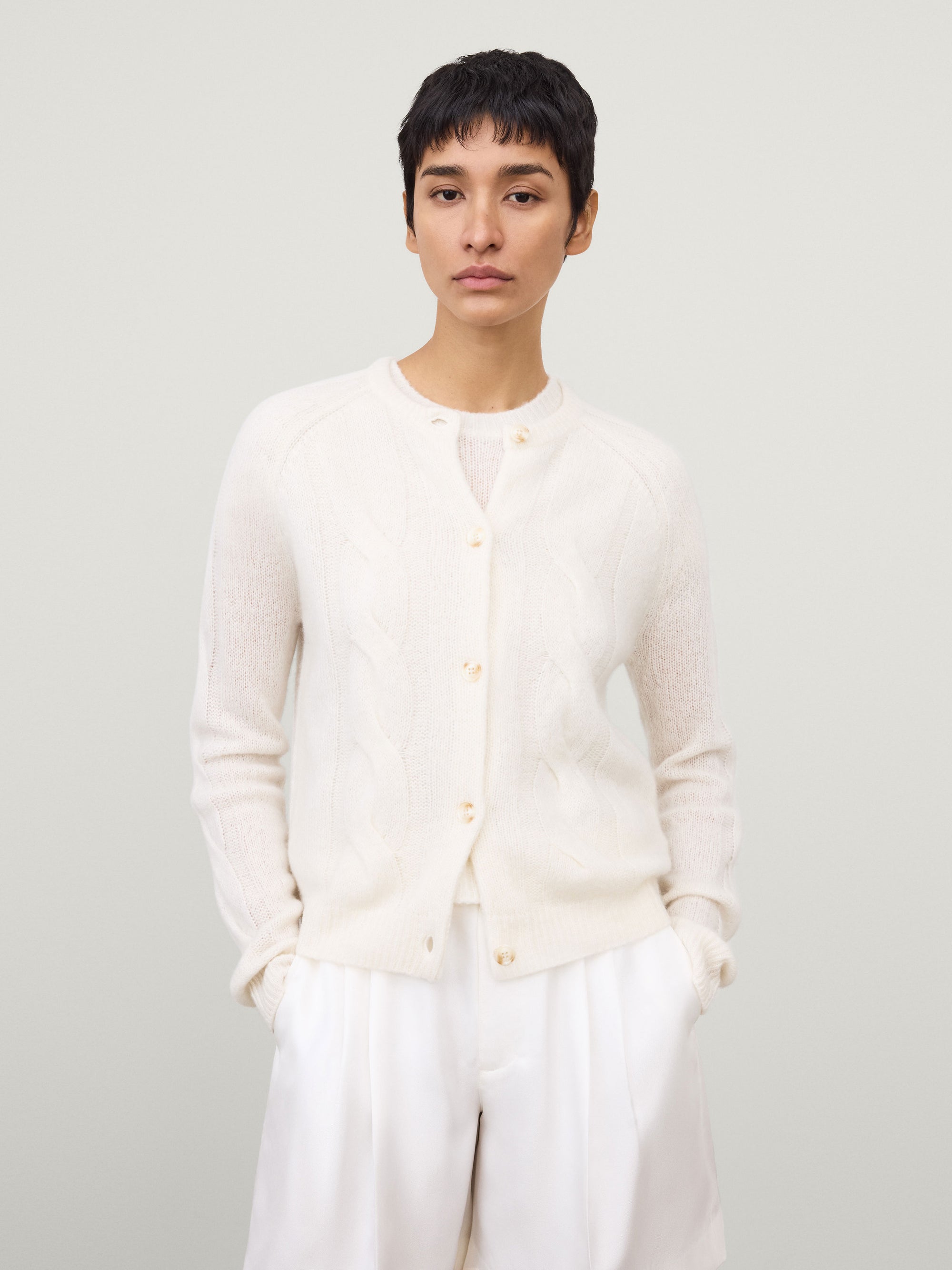 LISA YANG Official Website | A Complete Cashmere Wardrobe