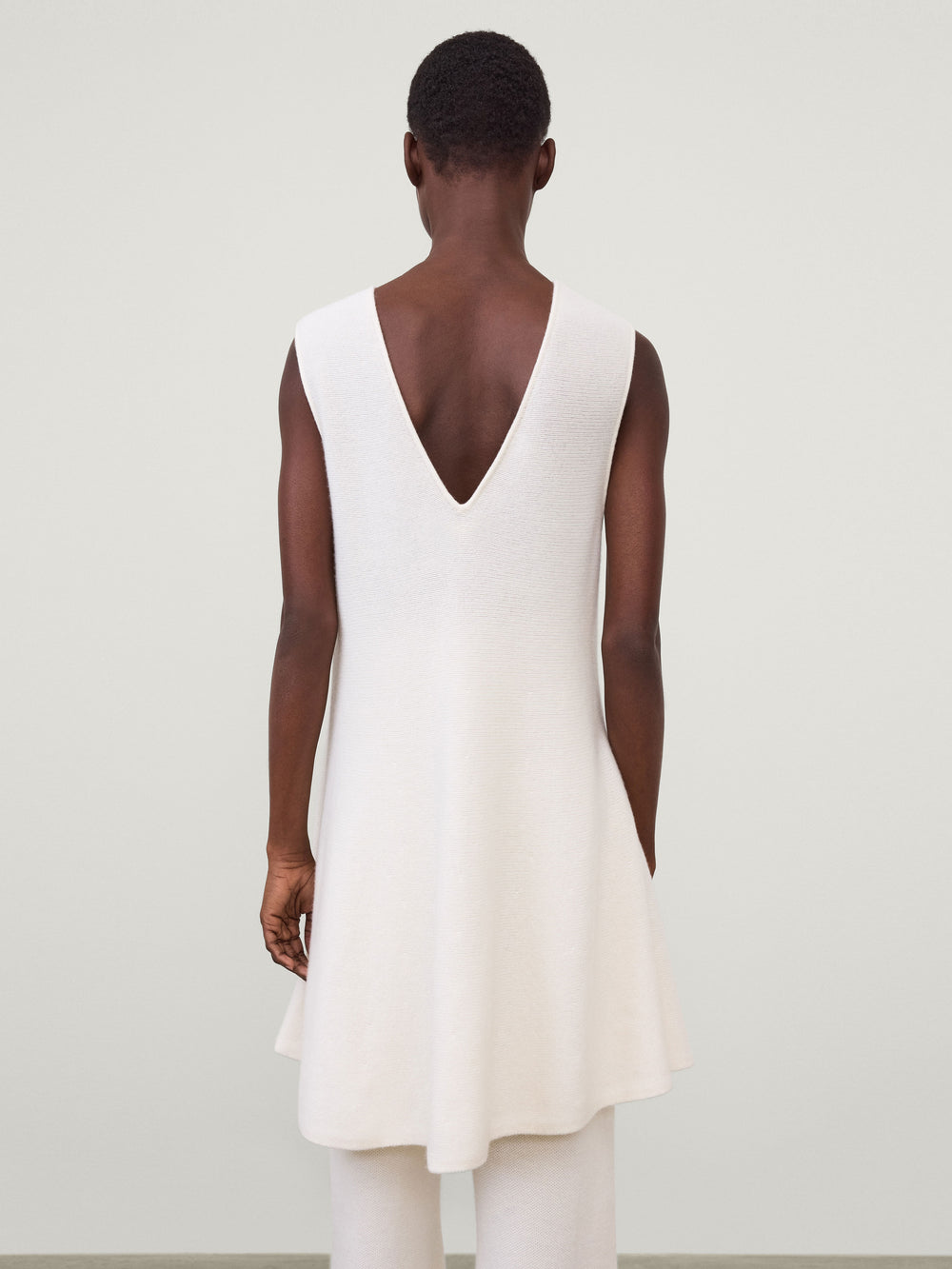 LISA YANG Official Website | A Complete Cashmere Wardrobe